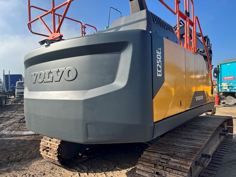 Used 2019 Volvo EC250EL Tracked Excavator For Sale in Leicestershire ...