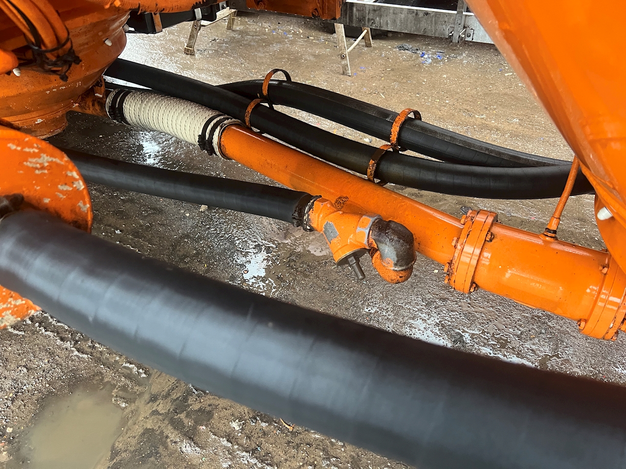 Used 2005 Feldbinder 40 m3 Powder Tanker with Donkey Engine & Blower For Sale in Leicestershire ...