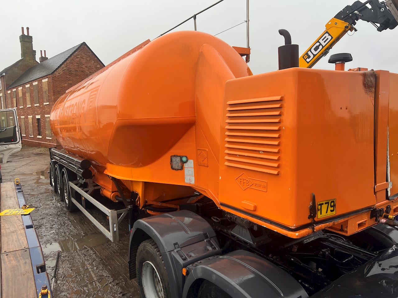 Used 2005 Feldbinder 40 m3 Powder Tanker with Donkey Engine & Blower ...