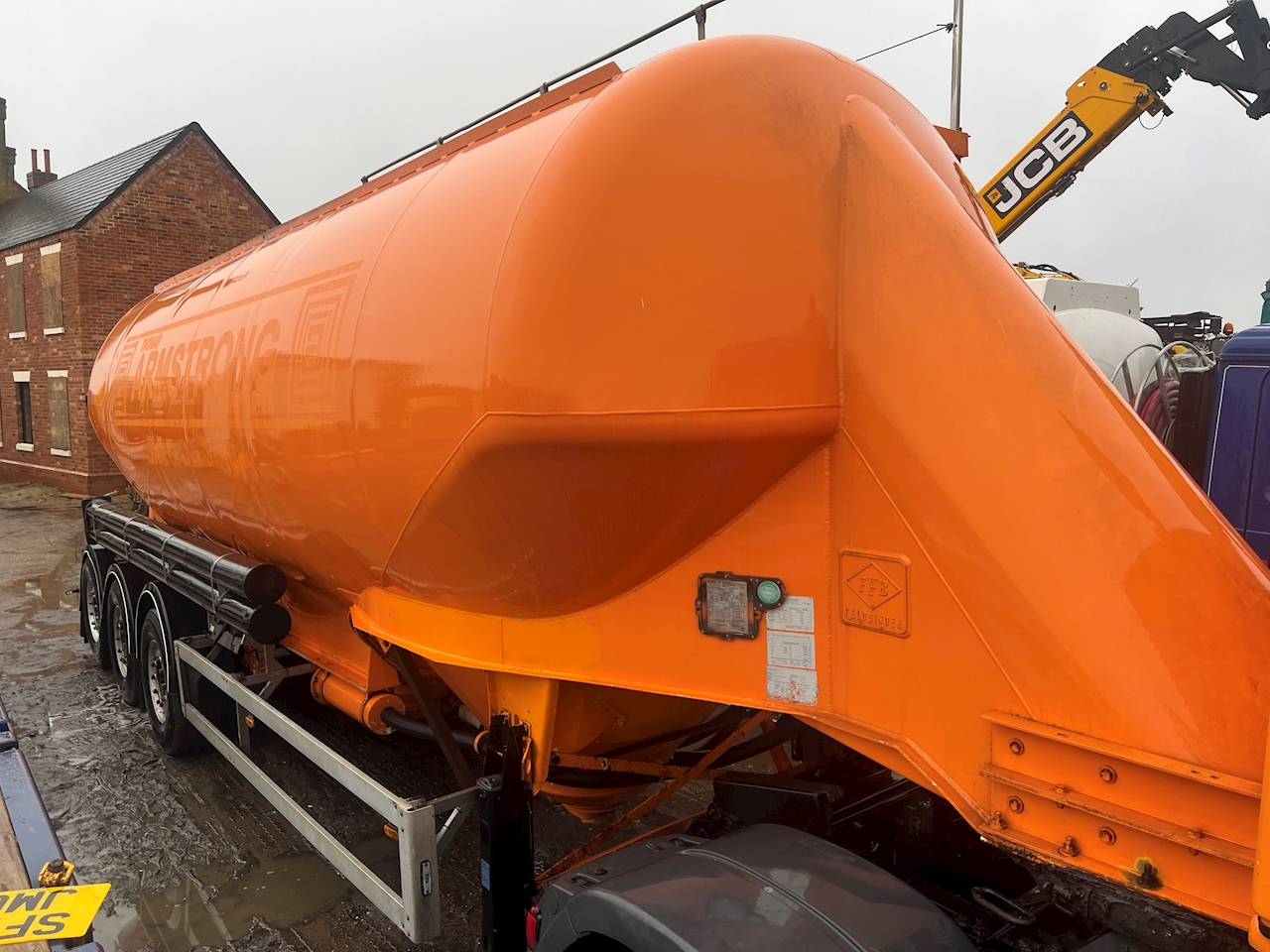 Used 2005 Feldbinder 40 m3 Powder Tanker with Donkey Engine & Blower ...