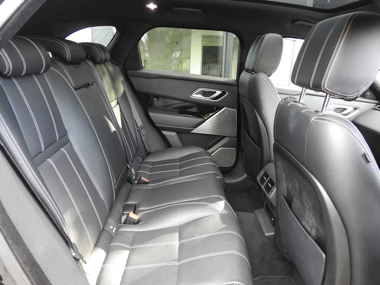 Used 2017 Land Rover Range Rover Velar SD6 V6 R-Dynamic SE For Sale in ...