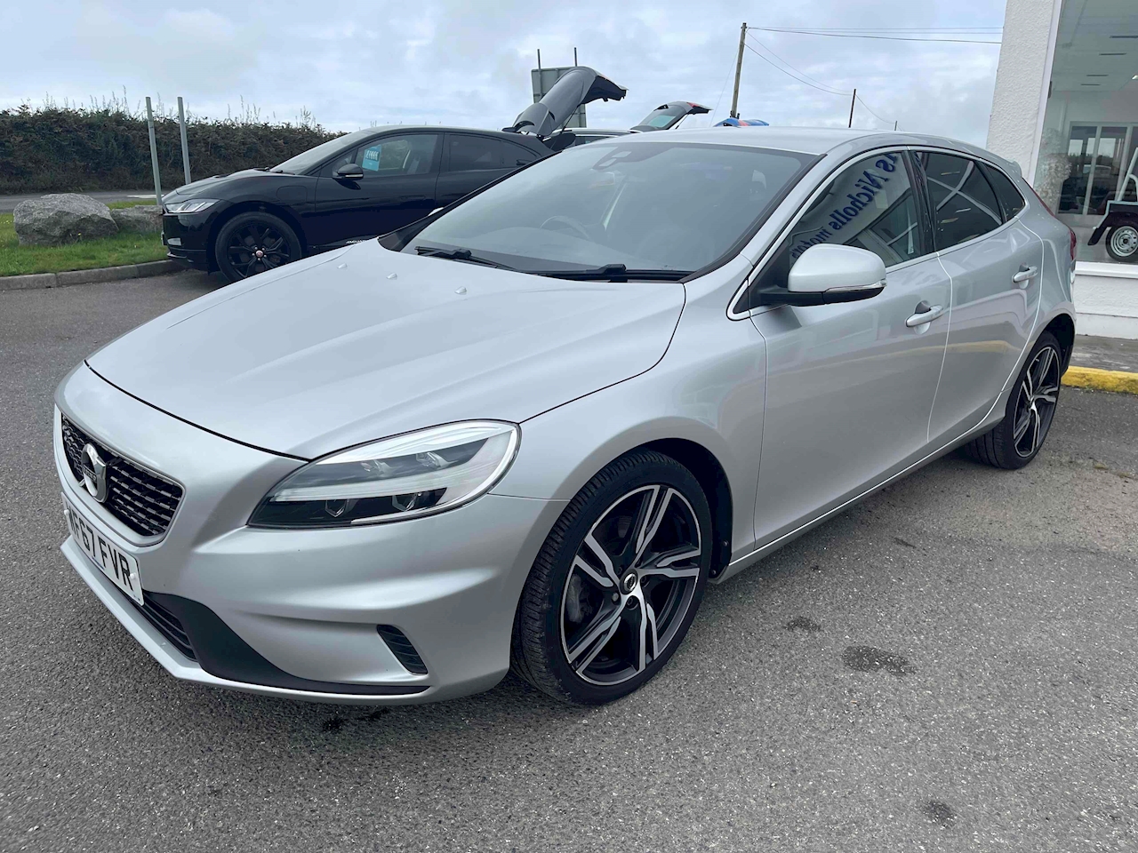 Used 2017 Volvo V40 T3 R-Design Pro For Sale in Cornwall (U14675 ...