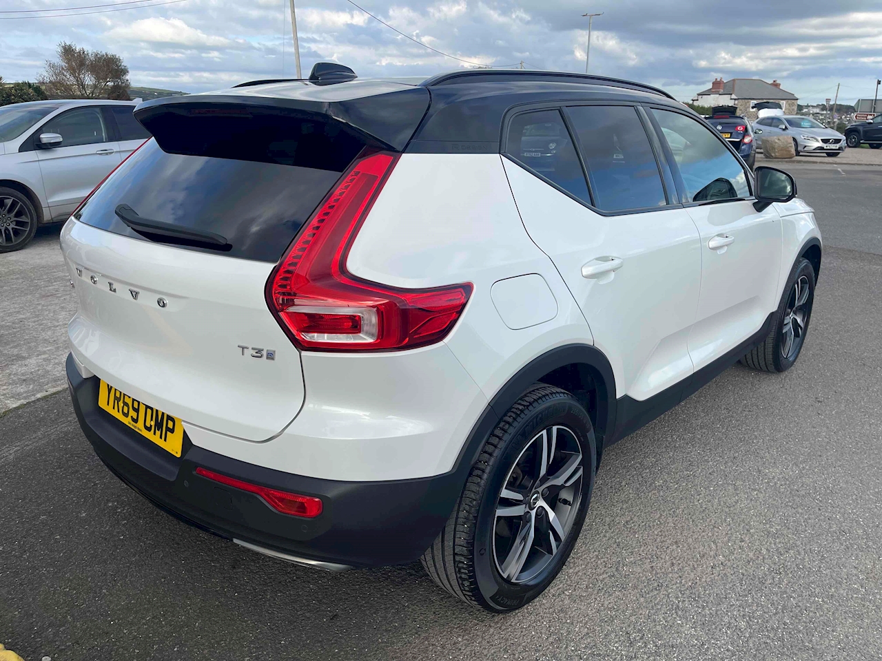 Used 2019 Volvo XC40 T3 R-Design For Sale in Cornwall (U14689) | Chris ...