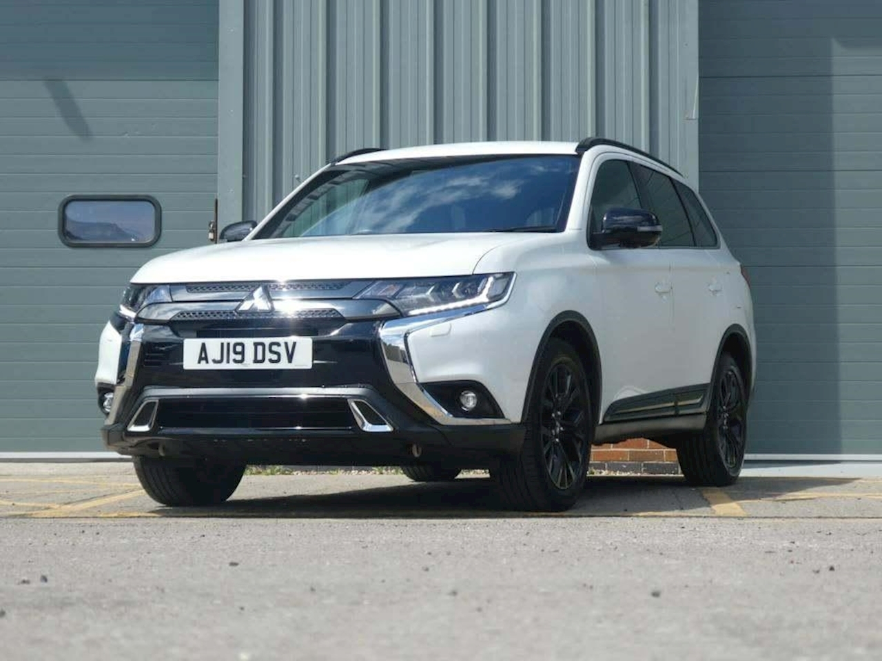 Used 2019 Mitsubishi 2.0 MIVEC Black SUV 5dr Petrol CVT 4WD Euro 6 (s/s ...