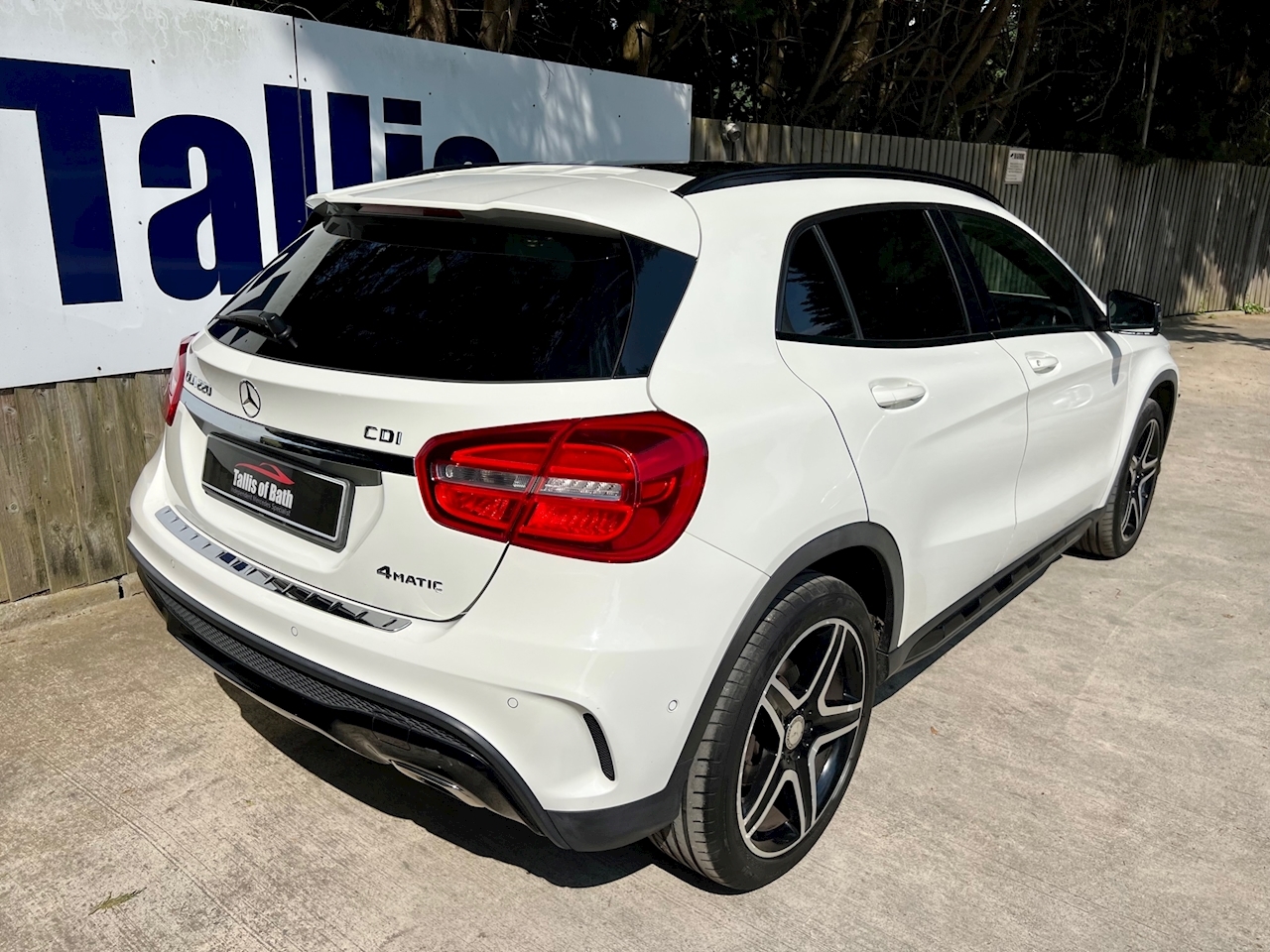 Used 2015 Mercedes Gla-Class Gla220 Cdi 4Matic Amg Line Premium Plus ...