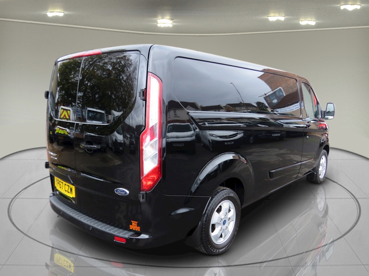 Used 2017 Ford Transit Custom TDCi 290 Limited For Sale in Avon (U5176 ...