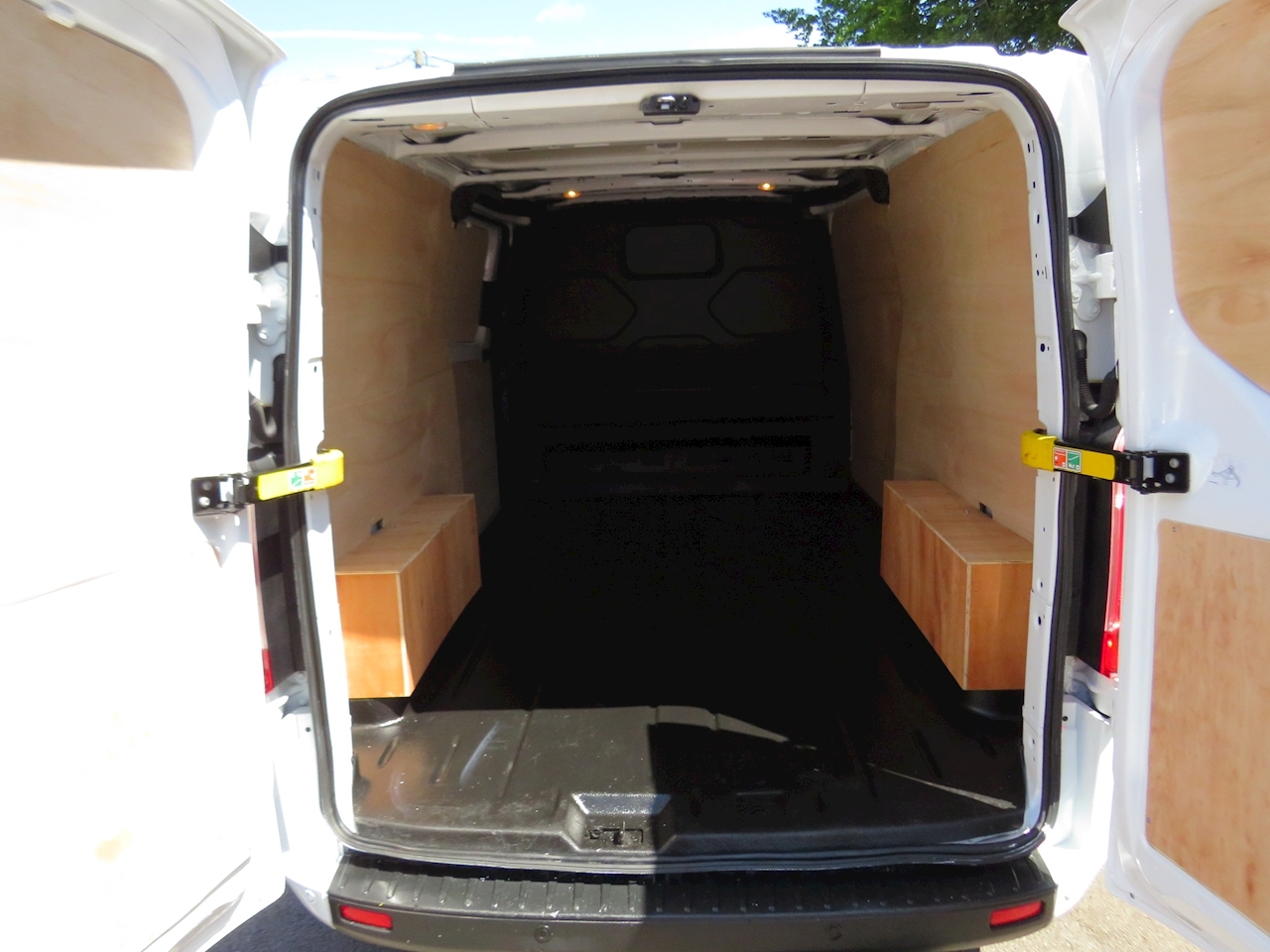 Used 2019 Ford Transit Custom 300 EcoBlue Trend For Sale in Avon (U5368 ...