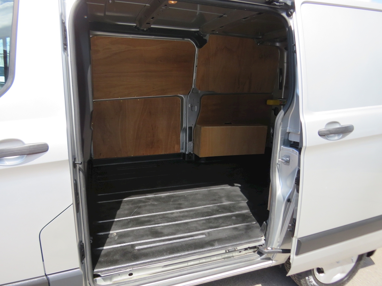 Used 2019 Ford Transit Custom 300 EcoBlue Trend For Sale in Avon (U5398 ...