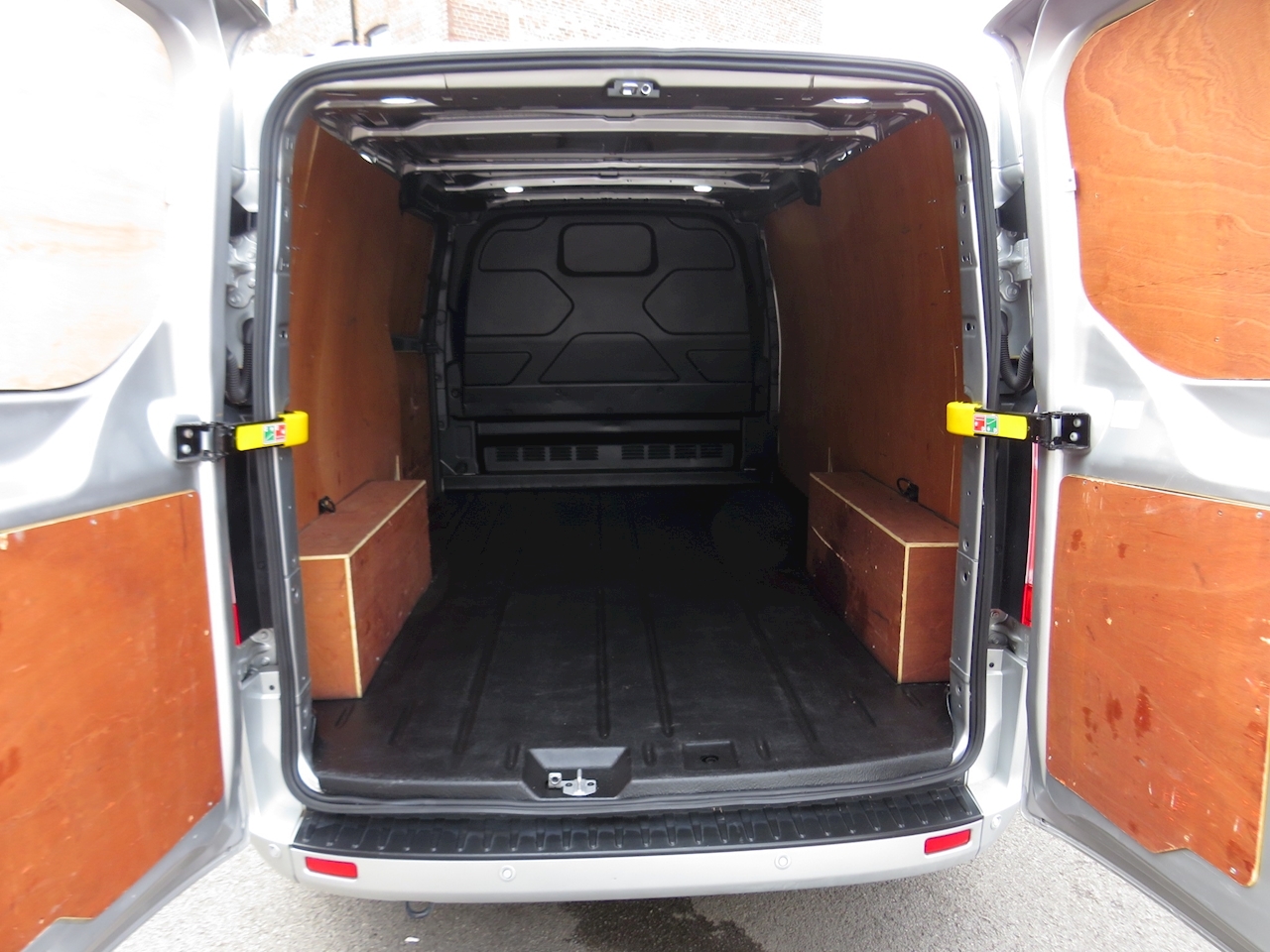 Used 2020 Ford Transit Custom 340 EcoBlue MHEV Limited For Sale in Avon ...
